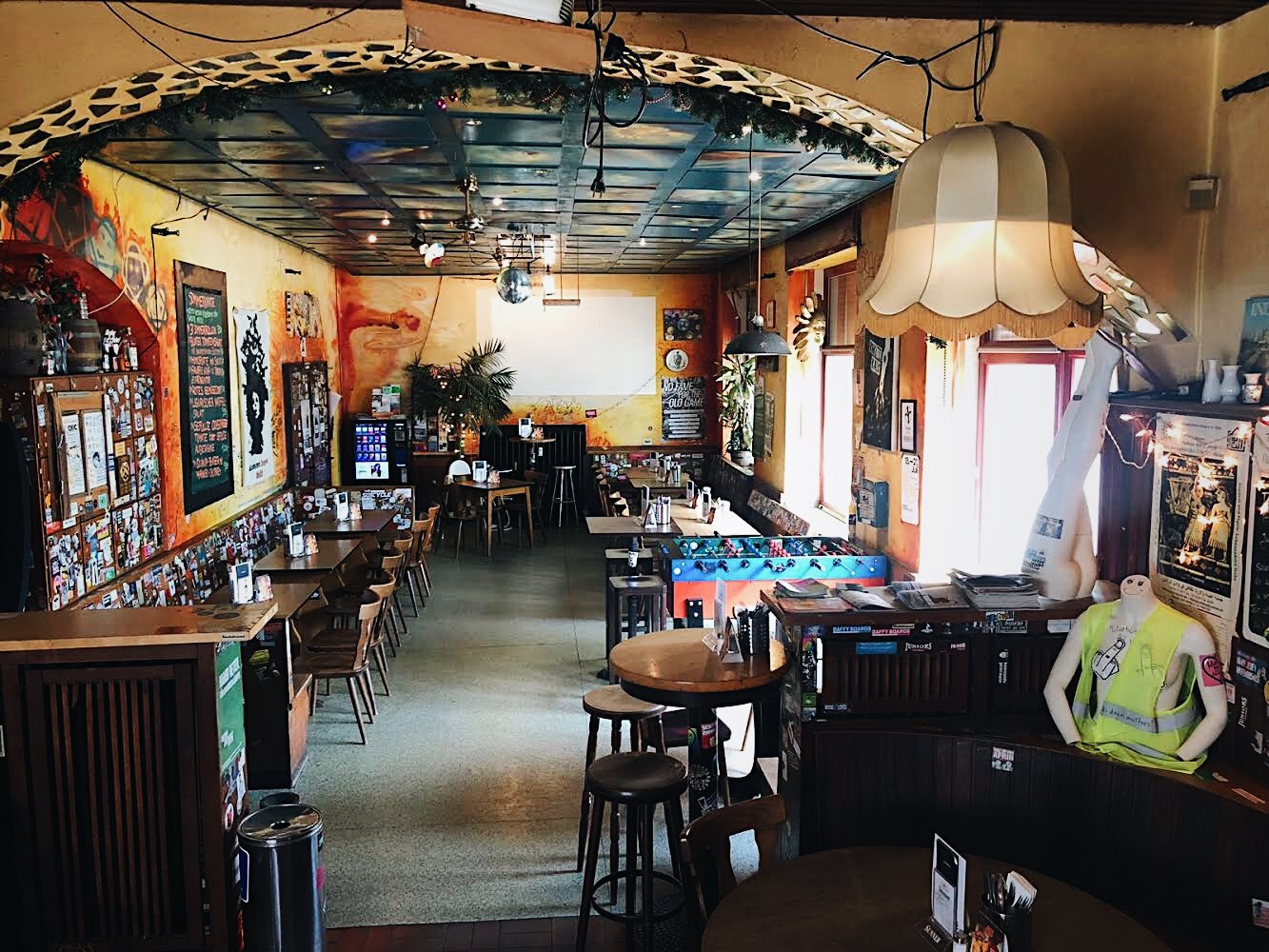 Vegane Zimtschnecken im Trash Chic | Mit Vergnügen Köln