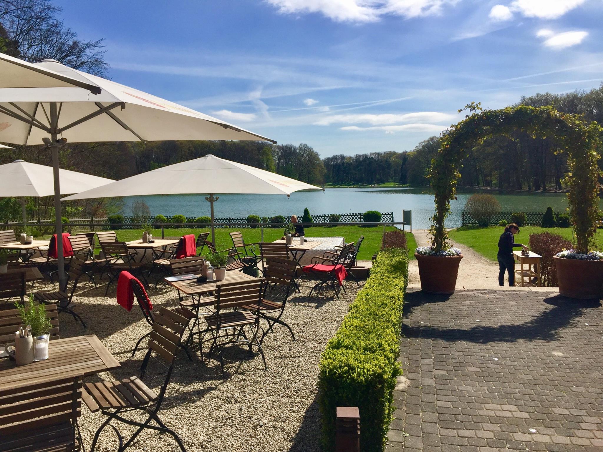 Durch den Stadtwald zum Club Astoria | Mit Vergnügen Köln