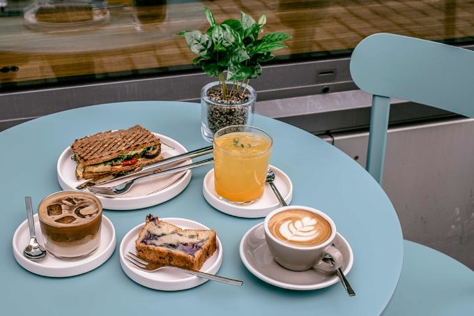 omo – der neue Kaffee-Hotspot im Rheinauhafen | Mit Vergnügen Köln