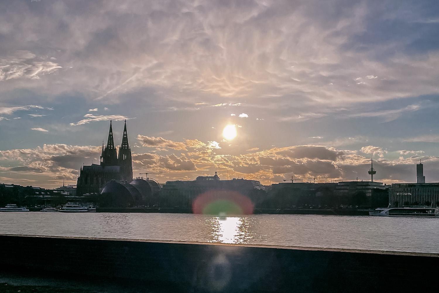 Köln hakt nach: Warum ist Köln einer der wärmsten Orte Deutschlands ...